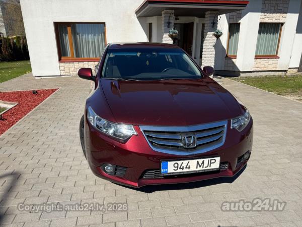 Red Honda Accord 2014 in Tallinn, with an engine capacity of 2.00 L and mileage of 0 thousand km for 6450 €, photo 1 on AUTOMOTO.COM.LV