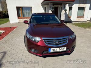 Sarkans Honda Accord 2014 Tallina, ar dzinēja tilpumu 2.00 L un nobraukumu 0 tūkst. km par 6450 €, foto  vietnē AUTOMOTO.COM.LV