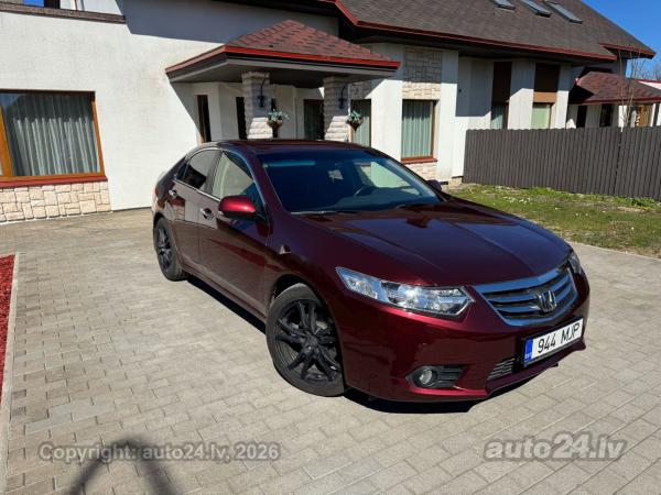 Red Honda Accord 2014 in Tallinn, with an engine capacity of 2.00 L and mileage of 0 thousand km for 6450 €, photo 2 on AUTOMOTO.COM.LV