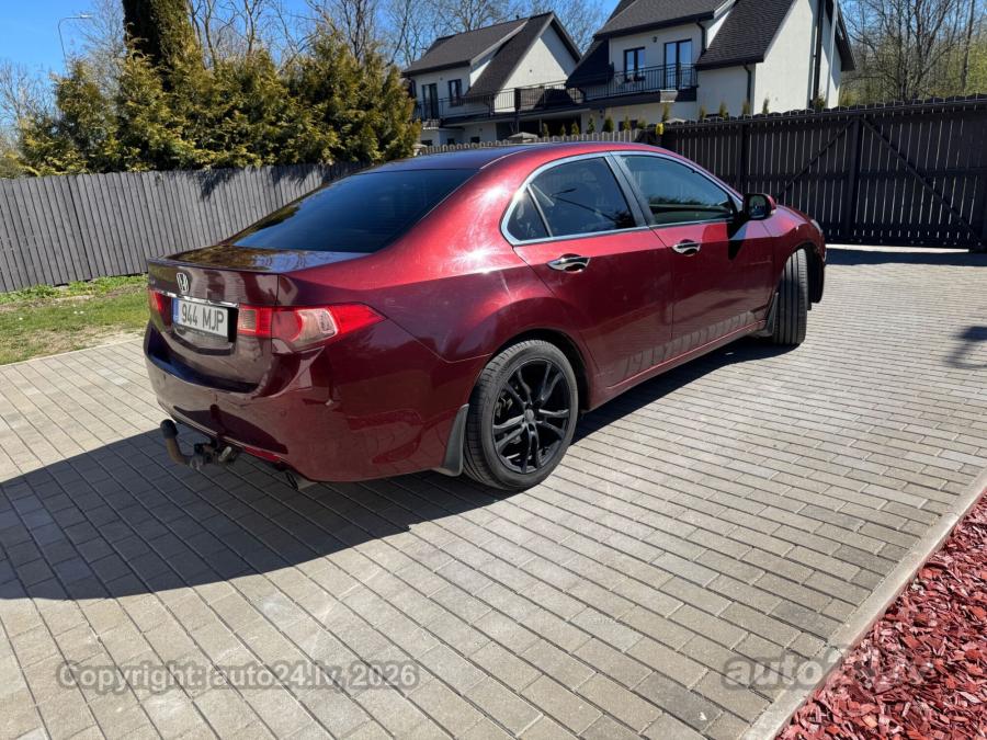 Sarkans Honda Accord 2014 Tallina, ar dzinēja tilpumu 2.00 L un nobraukumu 0 tūkst. km par 6450 €, foto 6 vietnē AUTOMOTO.COM.LV