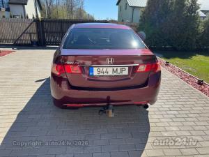 Sarkans Honda Accord 2014 Tallina, ar dzinēja tilpumu 2.00 L un nobraukumu 0 tūkst. km par 6450 €, foto 7 vietnē AUTOMOTO.COM.LV