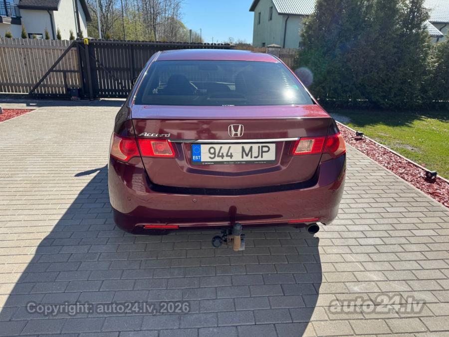 Sarkans Honda Accord 2014 Tallina, ar dzinēja tilpumu 2.00 L un nobraukumu 0 tūkst. km par 6450 €, foto 7 vietnē AUTOMOTO.COM.LV