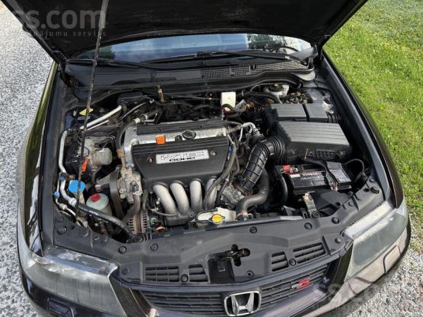 Red Honda Accord 2006 in Riga, with an engine capacity of 2.00 L and mileage of 191 thousand km for 2100 €, photo 9 on AUTOMOTO.COM.LV