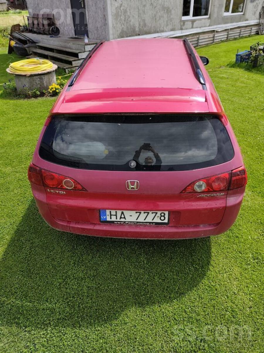 Red Honda Accord 2008 in Aizkraukle, with an engine capacity of 2.20 L and mileage of 0 thousand km for 850 €, photo 3 on AUTOMOTO.COM.LV