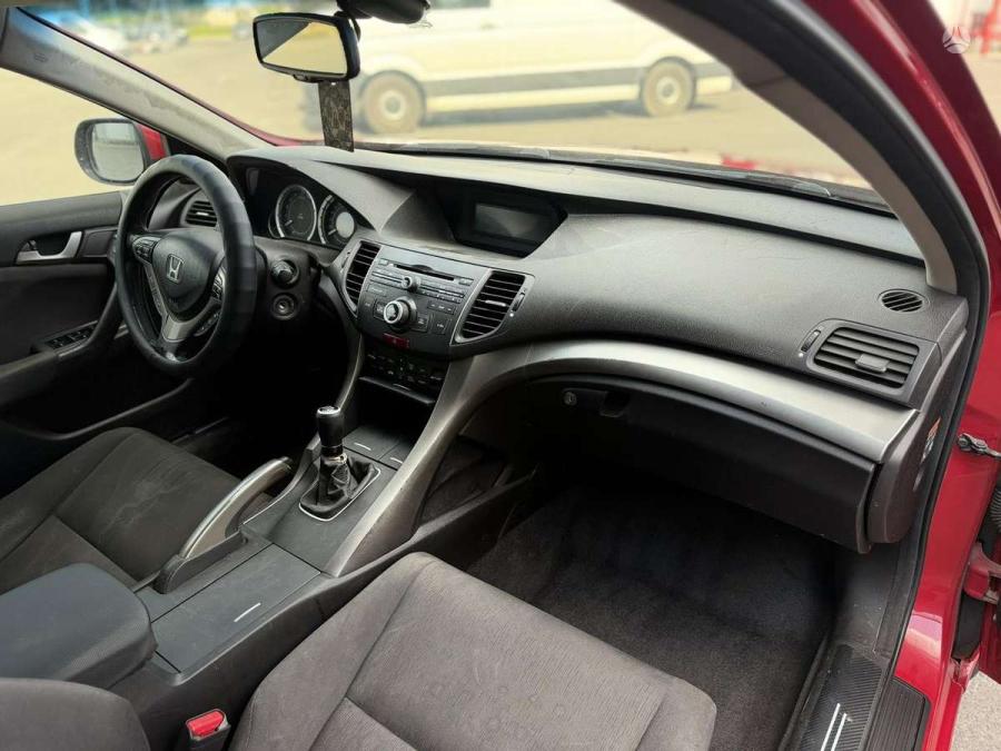 Sarkans Honda Accord 2009 Viļņa, ar dzinēja tilpumu 2.00 L un nobraukumu 367 tūkst. km par 3500 €, foto 6 vietnē AUTOMOTO.COM.LV