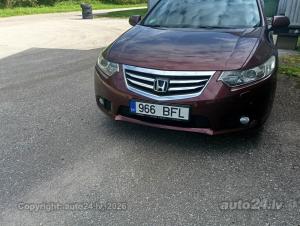 Sarkans Honda Accord 2011 Pērnava, ar dzinēja tilpumu 2.00 L un nobraukumu 250 tūkst. km par 4400 €, foto 1 vietnē AUTOMOTO.COM.LV