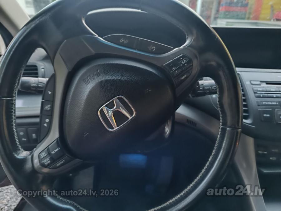 Sarkans Honda Accord 2011 Pērnava, ar dzinēja tilpumu 2.00 L un nobraukumu 250 tūkst. km par 4400 €, foto 9 vietnē AUTOMOTO.COM.LV