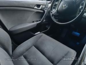 Sarkans Honda Accord 2011 Pērnava, ar dzinēja tilpumu 2.00 L un nobraukumu 250 tūkst. km par 4400 €, foto 10 vietnē AUTOMOTO.COM.LV