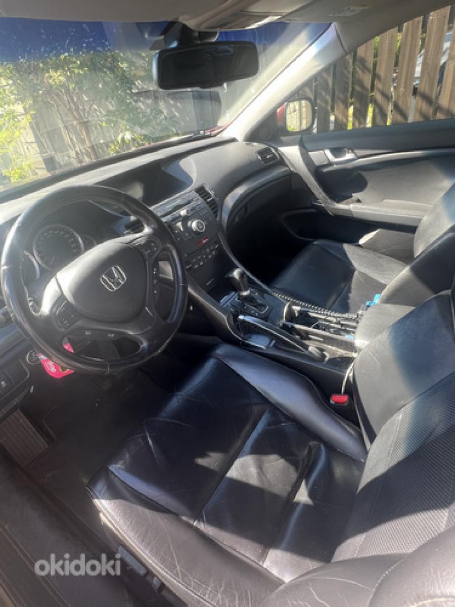 Sarkans Honda Accord 2015 Tallina, ar dzinēja tilpumu 2.00 L un nobraukumu 395 tūkst. km par 6950 €, foto 4 vietnē AUTOMOTO.COM.LV