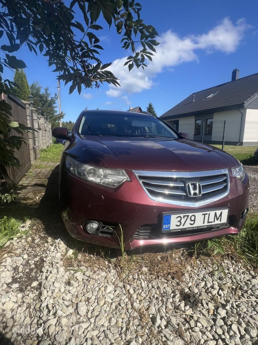 Sarkans Honda Accord 2015 Tallina, ar dzinēja tilpumu 2.00 L un nobraukumu 395 tūkst. km par 6950 €, foto 9 vietnē AUTOMOTO.COM.LV