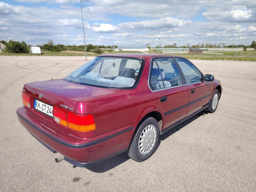 Honda Accord 1991 in Raseiniai, with an engine capacity of 2.00 L and mileage of 260 thousand km for 3650 €, photo 5 on AUTOMOTO.COM.LV