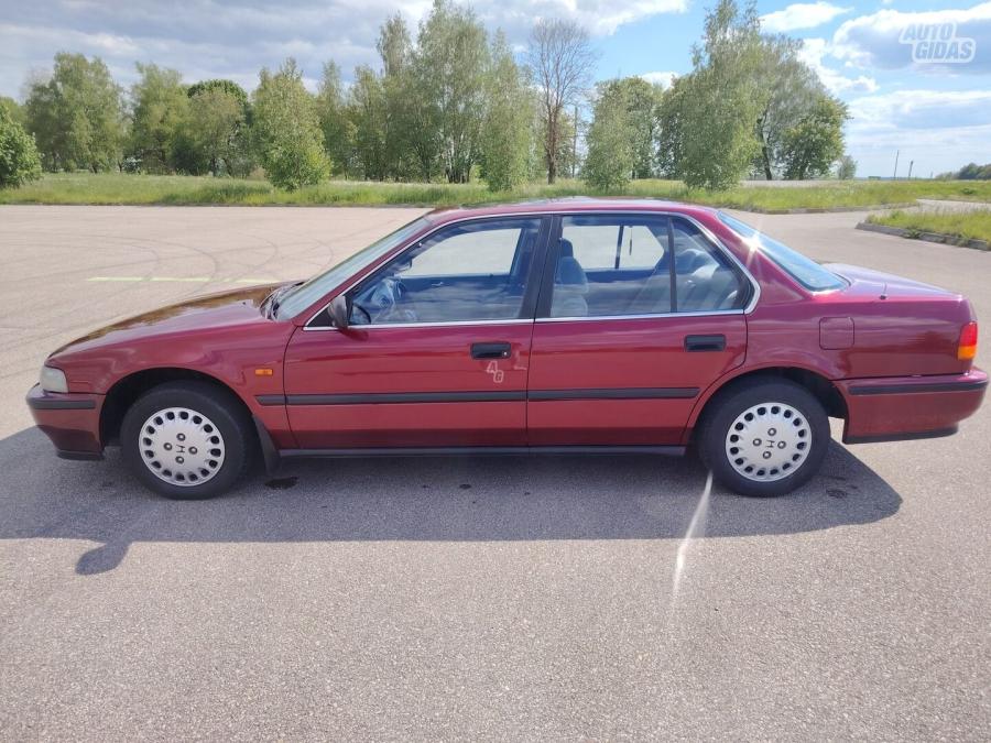 Honda Accord 1991 in Raseiniai, with an engine capacity of 2.00 L and mileage of 260 thousand km for 3650 €, photo 6 on AUTOMOTO.COM.LV