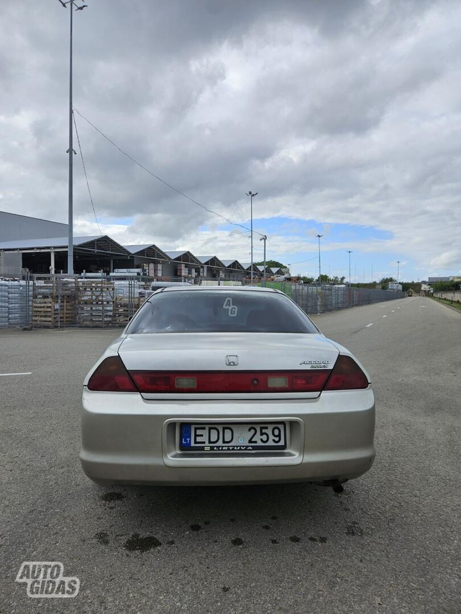 Honda Accord 1999 Klaipėda, ar dzinēja tilpumu 2.00 L un nobraukumu 343 tūkst. km par 2200 €, foto 7 vietnē AUTOMOTO.COM.LV