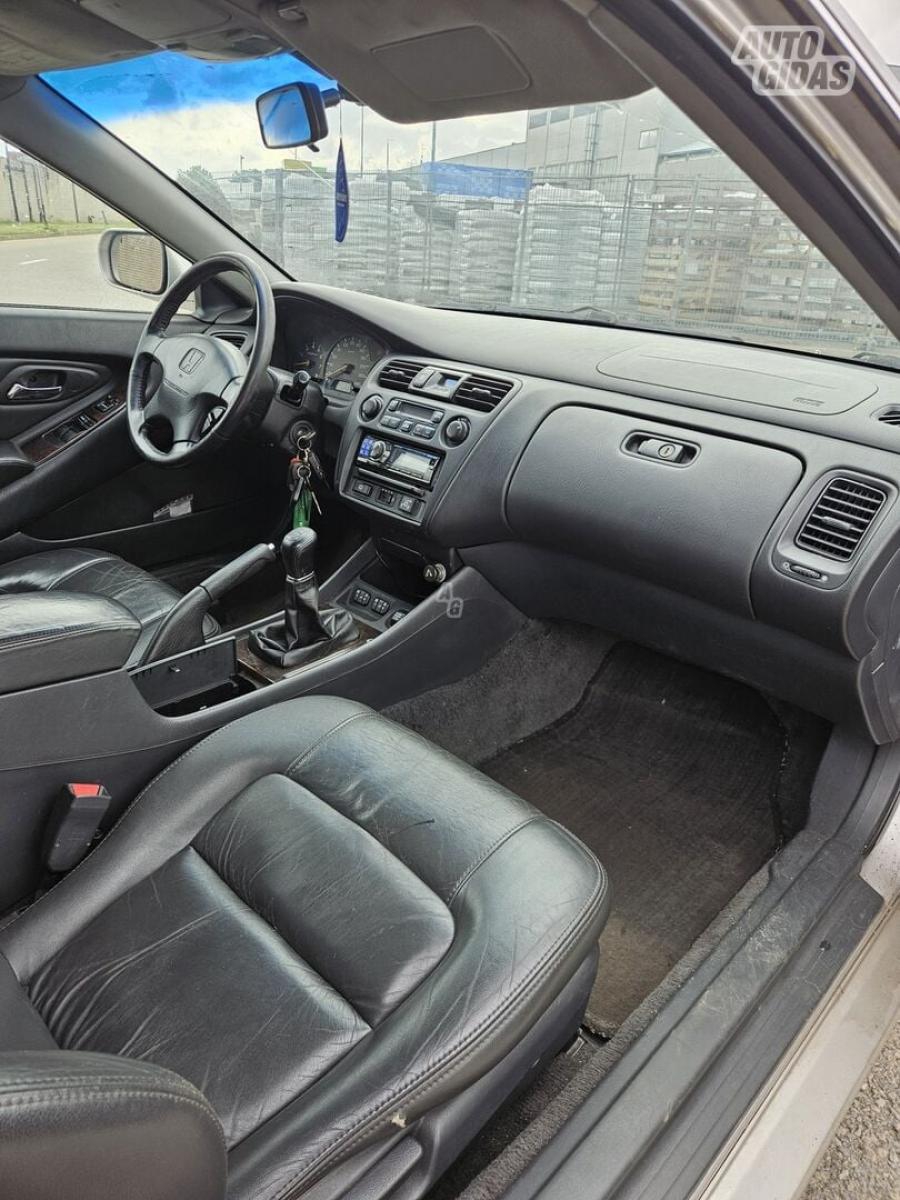 Honda Accord 1999 Klaipėda, ar dzinēja tilpumu 2.00 L un nobraukumu 343 tūkst. km par 2200 €, foto 9 vietnē AUTOMOTO.COM.LV