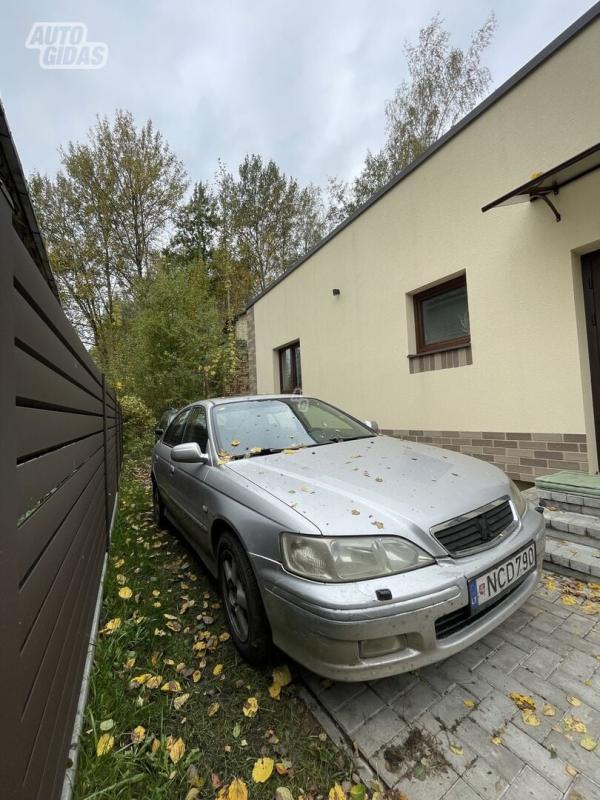 Honda Accord 2001 in Vilnius, with an engine capacity of 2.00 L and mileage of 381 thousand km for 900 €, photo 5 on AUTOMOTO.COM.LV