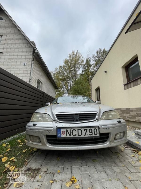 Honda Accord 2001 in Vilnius, with an engine capacity of 2.00 L and mileage of 381 thousand km for 900 €, photo 6 on AUTOMOTO.COM.LV