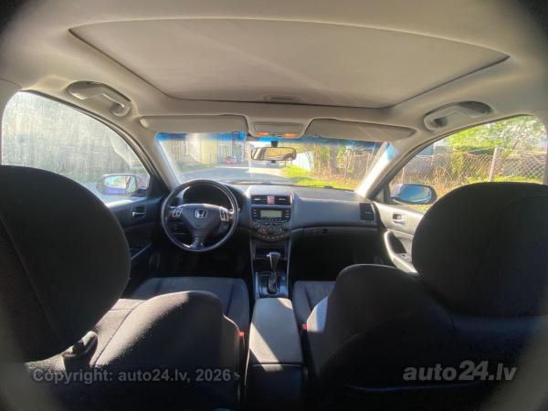 Honda Accord 2003 in Tallinn, with an engine capacity of 2.40 L and mileage of 424 thousand km for 999 €, photo 5 on AUTOMOTO.COM.LV