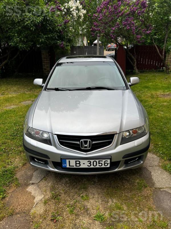 Honda Accord 2004 Rīga, ar dzinēja tilpumu 2.20 L un nobraukumu 295 tūkst. km par 1800 €, foto 1 vietnē AUTOMOTO.COM.LV
