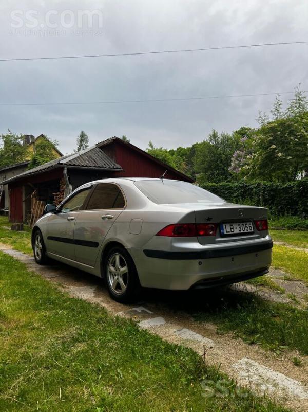 Honda Accord 2004 Rīga, ar dzinēja tilpumu 2.20 L un nobraukumu 295 tūkst. km par 1800 €, foto 3 vietnē AUTOMOTO.COM.LV