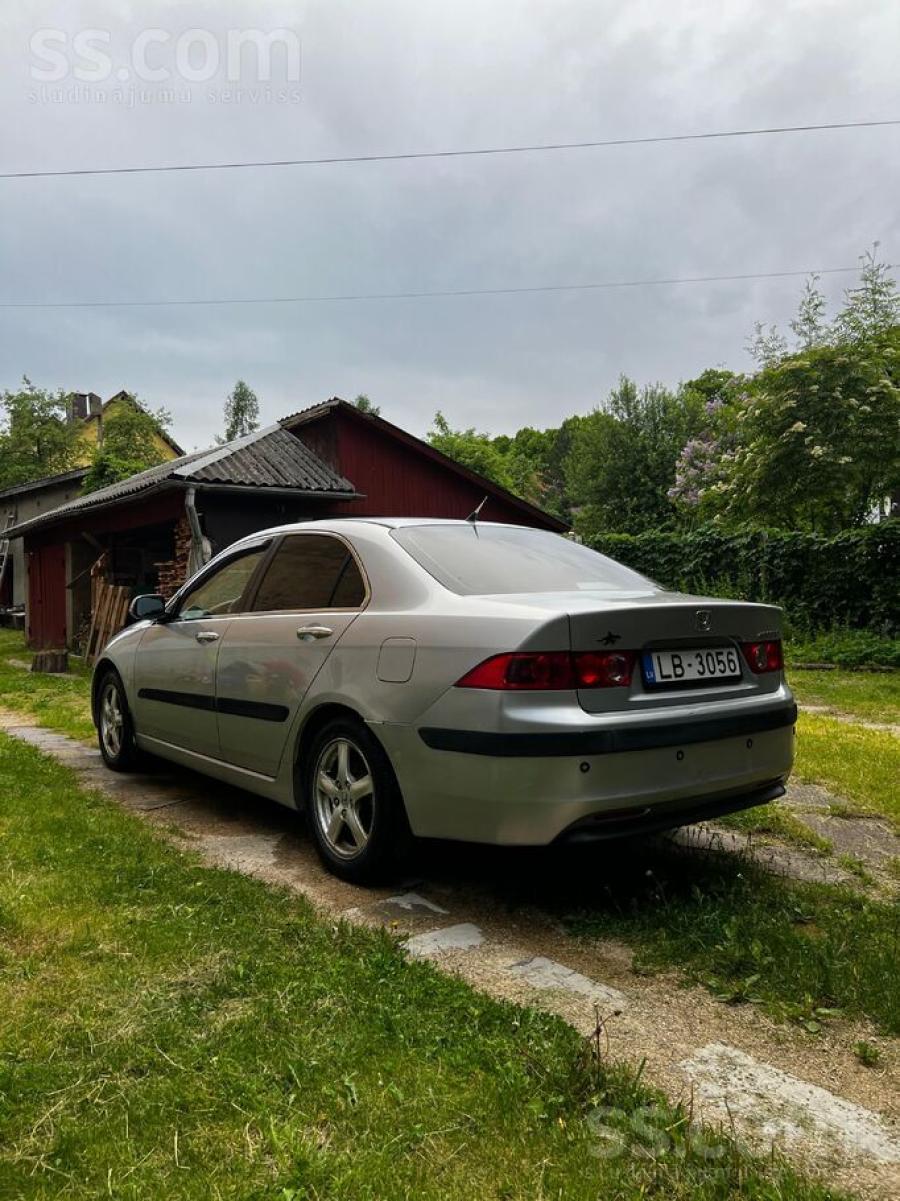 Honda Accord 2004 Rīga, ar dzinēja tilpumu 2.20 L un nobraukumu 295 tūkst. km par 1800 €, foto 3 vietnē AUTOMOTO.COM.LV