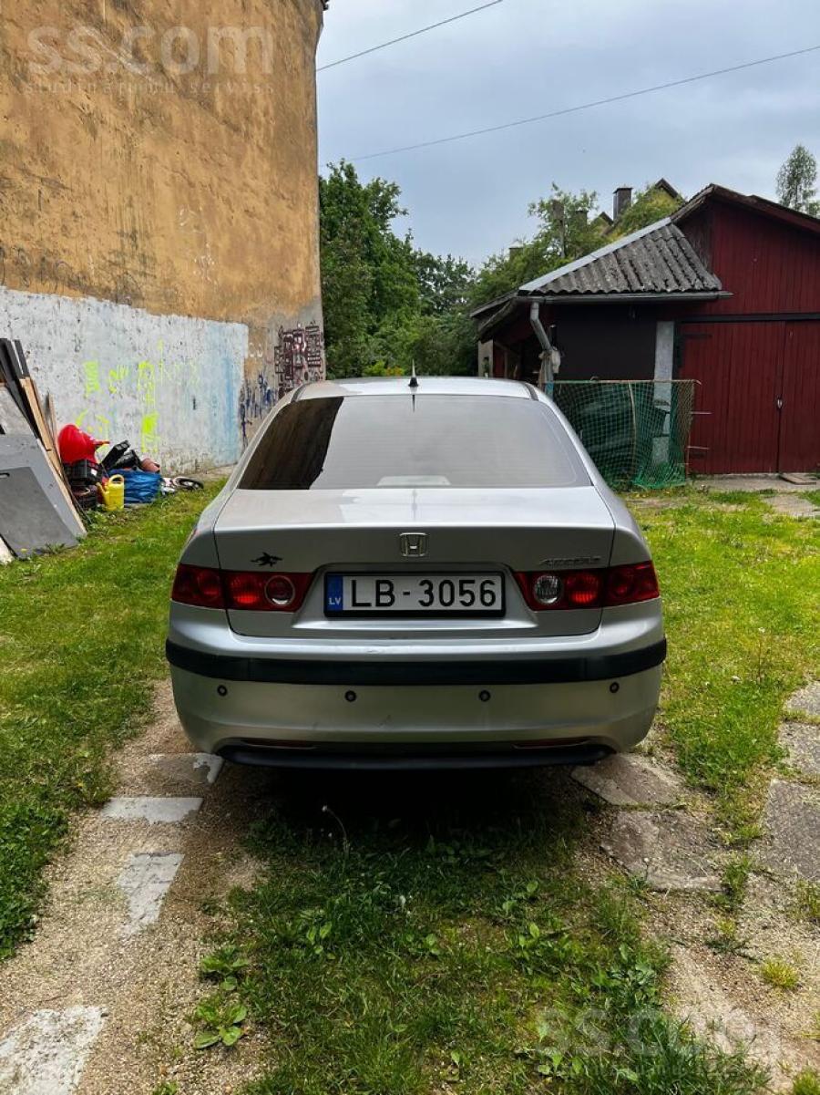 Honda Accord 2004 Rīga, ar dzinēja tilpumu 2.20 L un nobraukumu 295 tūkst. km par 1800 €, foto 4 vietnē AUTOMOTO.COM.LV