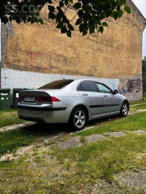 Honda Accord 2004 Rīga, ar dzinēja tilpumu 2.20 L un nobraukumu 295 tūkst. km par 1800 €, foto 5 vietnē AUTOMOTO.COM.LV