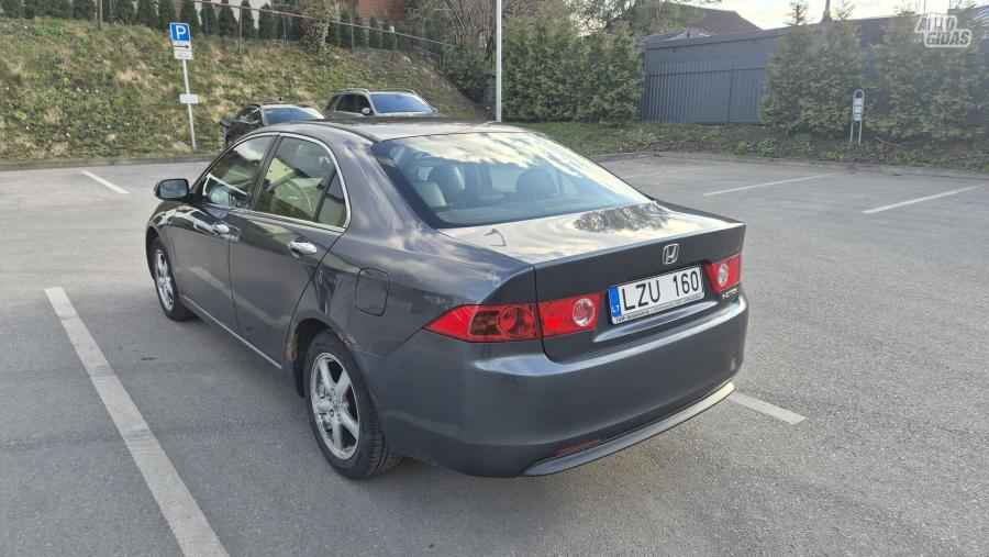 Honda Accord 2004 Kauņa, ar dzinēja tilpumu 2.20 L un nobraukumu 359 tūkst. km par 500 €, foto 1 vietnē AUTOMOTO.COM.LV