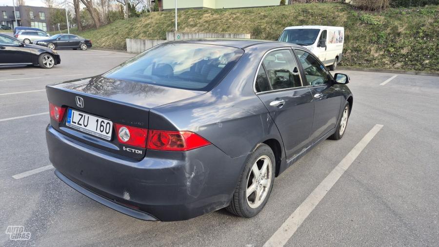 Honda Accord 2004 Kauņa, ar dzinēja tilpumu 2.20 L un nobraukumu 359 tūkst. km par 500 €, foto 6 vietnē AUTOMOTO.COM.LV