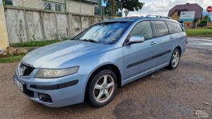 Honda Accord 2004 Šauļi, ar dzinēja tilpumu 2.20 L un nobraukumu 250 tūkst. km par 650 €, foto  vietnē AUTOMOTO.COM.LV
