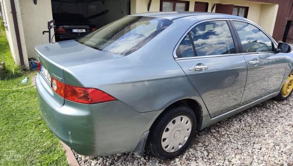 Honda Accord 2004 Marijampole, ar dzinēja tilpumu 2.00 L un nobraukumu 295 tūkst. km par 400 €, foto 4 vietnē AUTOMOTO.COM.LV