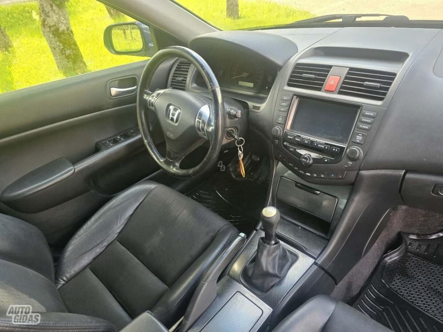 Honda Accord 2004 Ignalina, ar dzinēja tilpumu 2.20 L un nobraukumu 320 tūkst. km par 1350 €, foto 7 vietnē AUTOMOTO.COM.LV