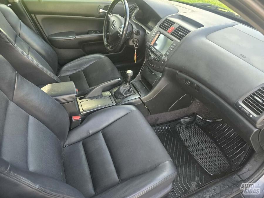 Honda Accord 2004 Ignalina, ar dzinēja tilpumu 2.20 L un nobraukumu 320 tūkst. km par 1350 €, foto 8 vietnē AUTOMOTO.COM.LV