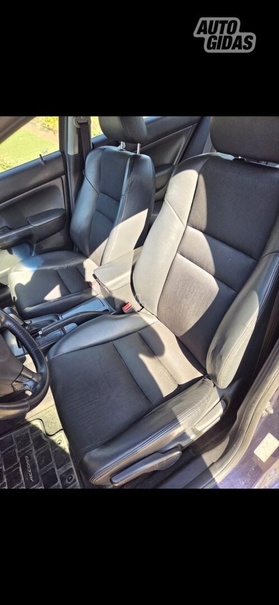 Honda Accord 2004 in Ukmerge, with an engine capacity of 2.00 L and mileage of 180 thousand km for 850 €, photo 5 on AUTOMOTO.COM.LV