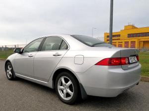 Honda Accord 2004 Tartu, ar dzinēja tilpumu 2.00 L un nobraukumu 264 tūkst. km par 990 €, foto 4 vietnē AUTOMOTO.COM.LV