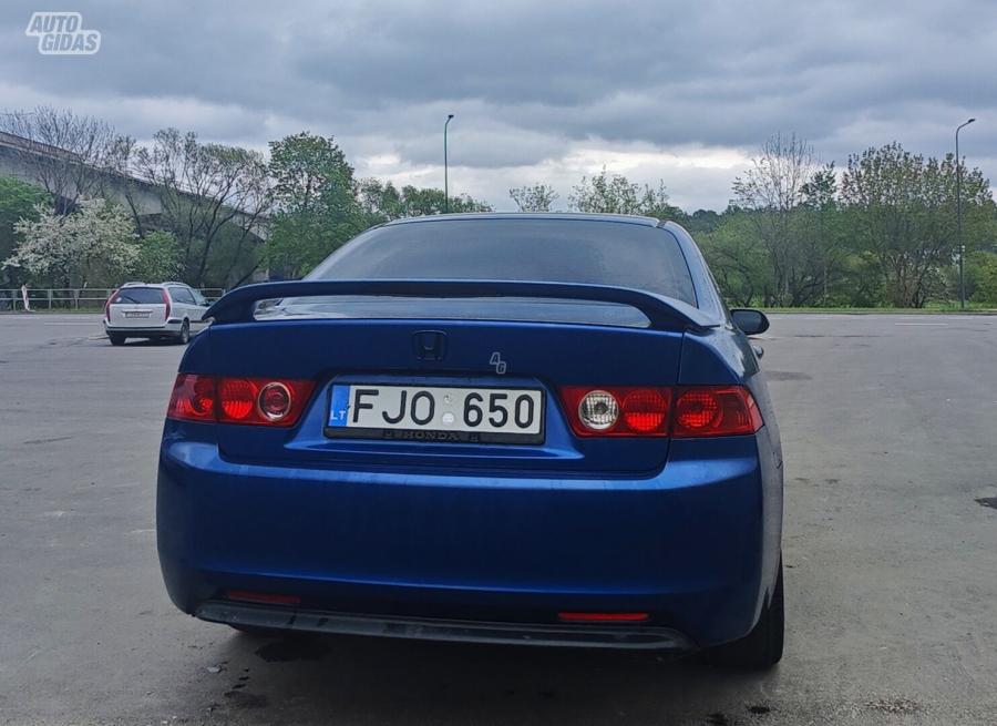 Honda Accord 2005 in Kaunas, with an engine capacity of 2.20 L and mileage of 291 thousand km for 1600 €, photo 4 on AUTOMOTO.COM.LV