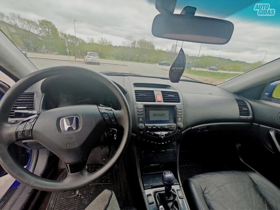 Honda Accord 2005 in Kaunas, with an engine capacity of 2.20 L and mileage of 291 thousand km for 1600 €, photo 7 on AUTOMOTO.COM.LV