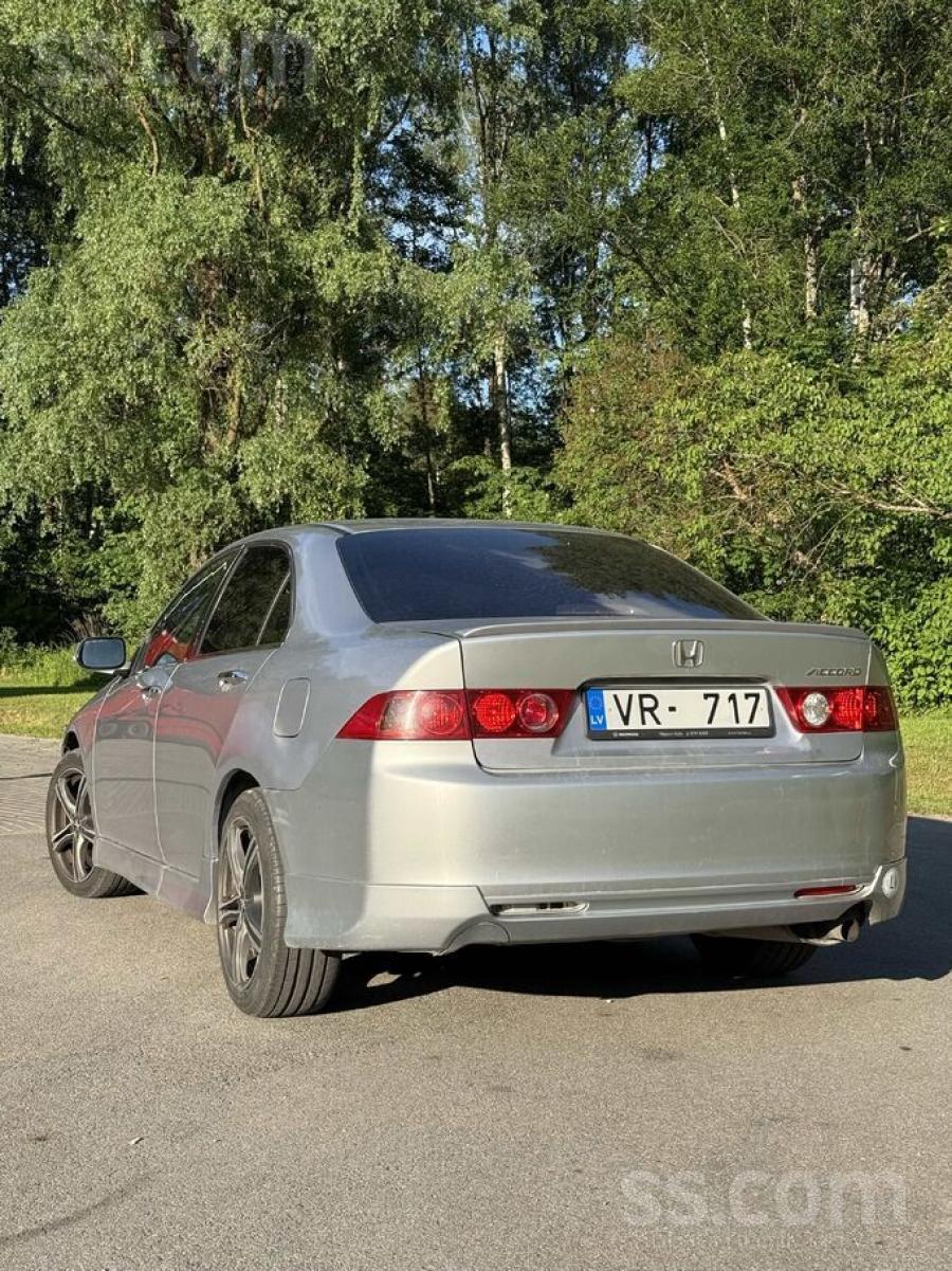 Honda Accord 2005 in Jelgava, with an engine capacity of 2.00 L and mileage of 297 thousand km for 2000 €, photo 4 on AUTOMOTO.COM.LV