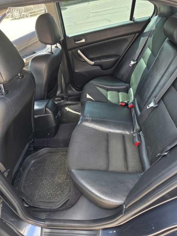 Honda Accord 2005 in Kaunas, with an engine capacity of 2.40 L and mileage of 269 thousand km for 1900 €, photo 3 on AUTOMOTO.COM.LV