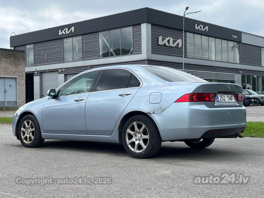 Honda Accord 2005 in Narva, with an engine capacity of 2.20 L and mileage of 399 thousand km for 599 €, photo 8 on AUTOMOTO.COM.LV