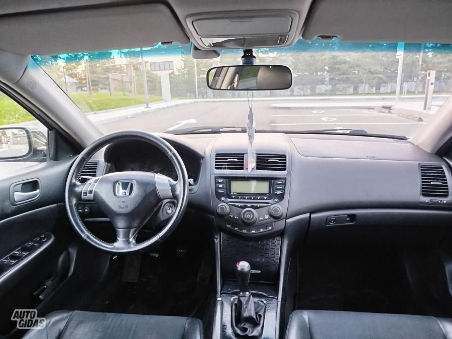 Honda Accord 2005 Šauļi, ar dzinēja tilpumu 2.00 L un nobraukumu 246 tūkst. km par 800 €, foto 7 vietnē AUTOMOTO.COM.LV