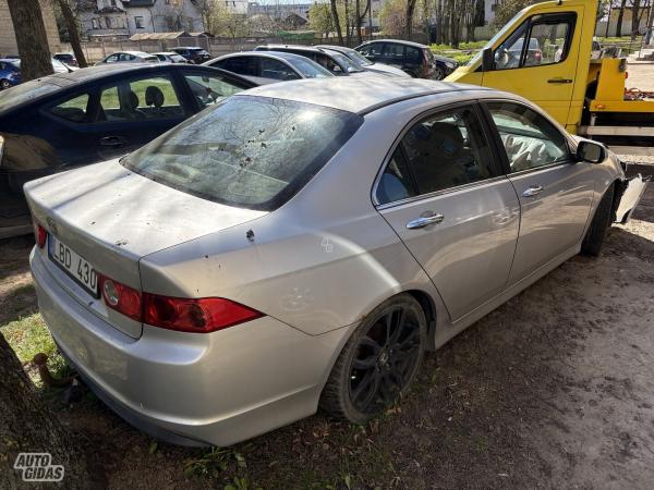 Honda Accord 2006 Kauņa, ar dzinēja tilpumu 2.20 L un nobraukumu 315 tūkst. km par 550 €, foto 4 vietnē AUTOMOTO.COM.LV