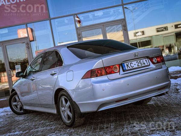 Honda Accord 2006 Rīga, ar dzinēja tilpumu 2.20 L un nobraukumu 349 tūkst. km par 2000 €, foto 3 vietnē AUTOMOTO.COM.LV