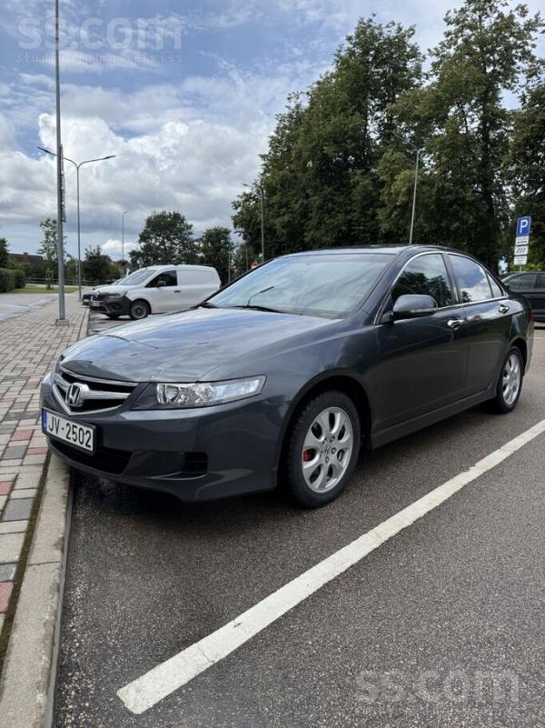 Honda Accord 2008 in Riga, with an engine capacity of 2.20 L and mileage of 318 thousand km for 2000 €, photo 3 on AUTOMOTO.COM.LV