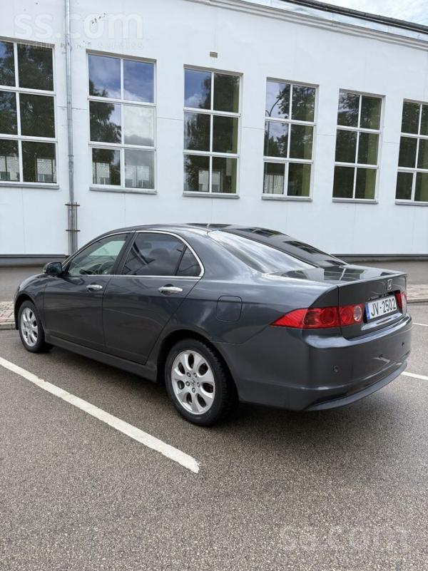 Honda Accord 2008 in Riga, with an engine capacity of 2.20 L and mileage of 318 thousand km for 2000 €, photo 4 on AUTOMOTO.COM.LV