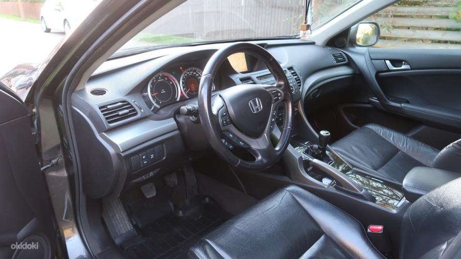 Honda Accord 2009 in Tallinn, with an engine capacity of 0.00 L and mileage of 299 thousand km for 6790 €, photo 22 on AUTOMOTO.COM.LV