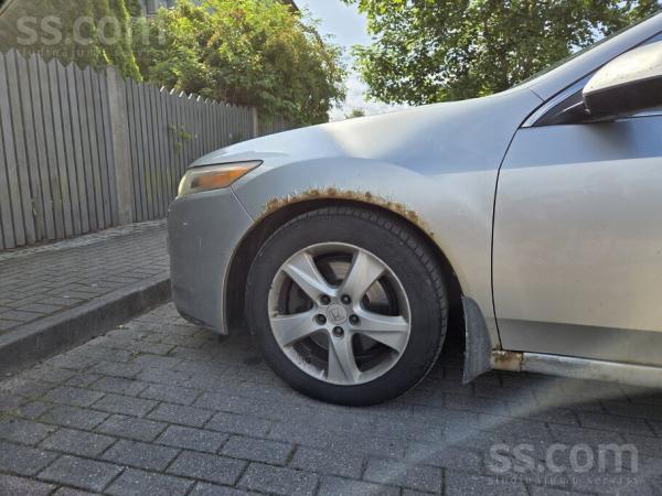 Honda Accord 2010 Rīga, ar dzinēja tilpumu 2.40 L un nobraukumu 207 tūkst. km par 1800 €, foto 6 vietnē AUTOMOTO.COM.LV