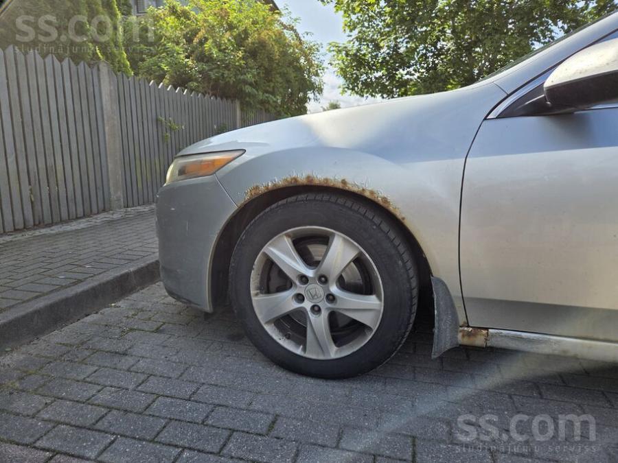 Honda Accord 2010 Rīga, ar dzinēja tilpumu 2.40 L un nobraukumu 207 tūkst. km par 1800 €, foto 6 vietnē AUTOMOTO.COM.LV