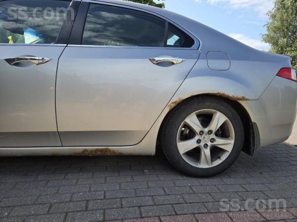 Honda Accord 2010 Rīga, ar dzinēja tilpumu 2.40 L un nobraukumu 207 tūkst. km par 1800 €, foto 7 vietnē AUTOMOTO.COM.LV
