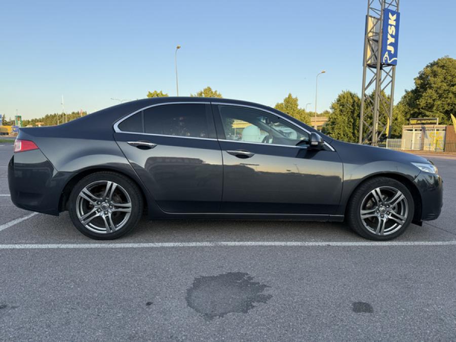 Honda Accord 2011 in Tallinn, with an engine capacity of 2.00 L and mileage of 234 thousand km for 4900 €, photo 7 on AUTOMOTO.COM.LV