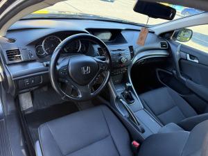 Honda Accord 2011 in Tallinn, with an engine capacity of 2.00 L and mileage of 234 thousand km for 4900 €, photo 12 on AUTOMOTO.COM.LV